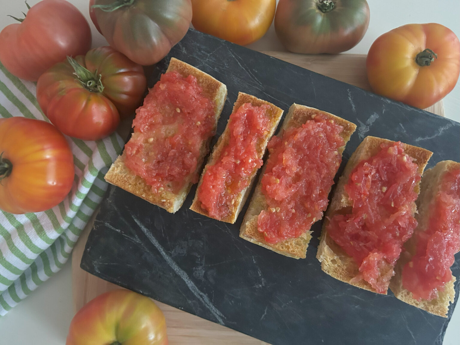 Pan Con Tomate (Spanish Tomato Bread Tapa) - Crystal Valley Foods